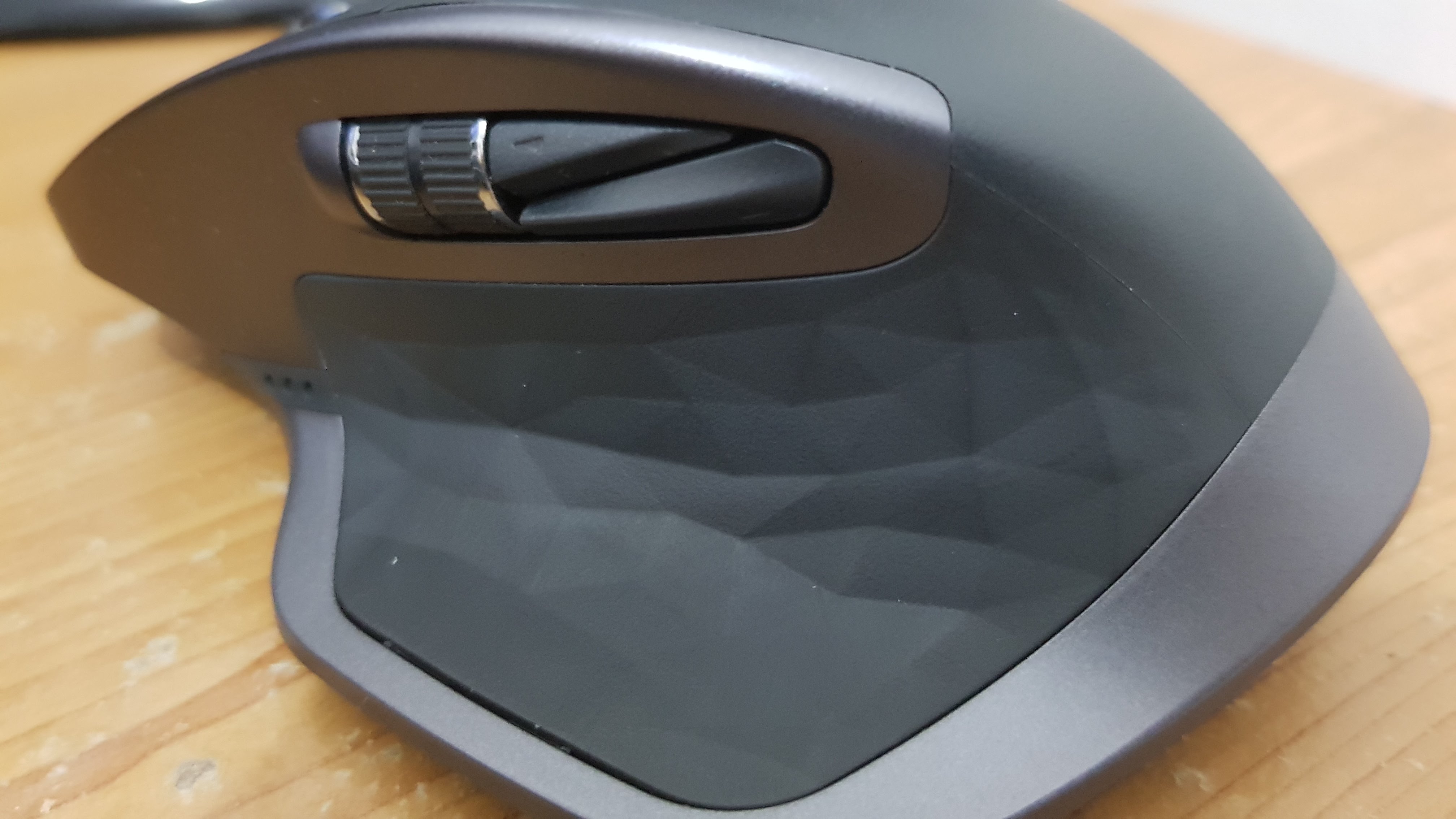 [Review] Logitech MX Master S2, Mouse Yang Penuh Fitur Canggih – Ardisaz
